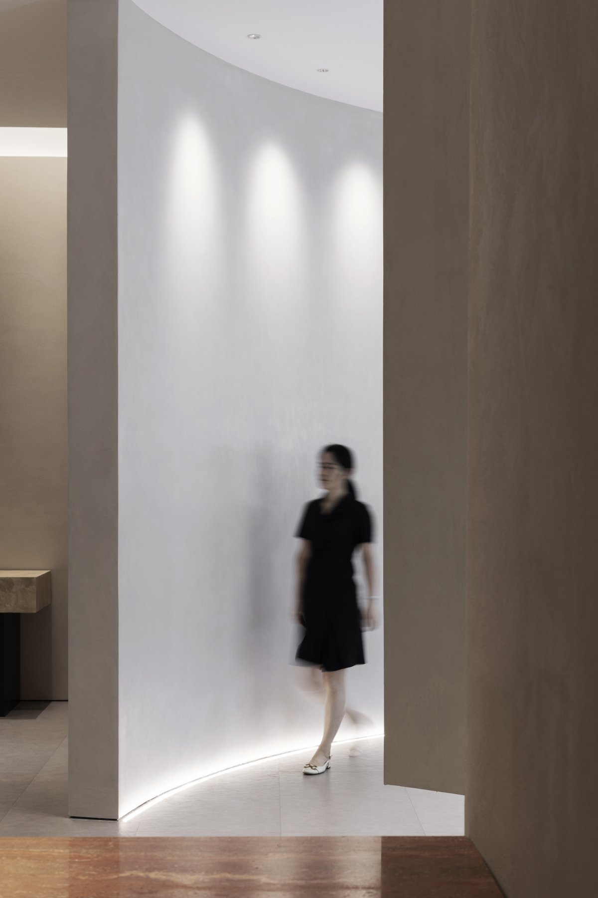 YinjiSpace - MAX Design x Italy ARCO Art Paint Gallery